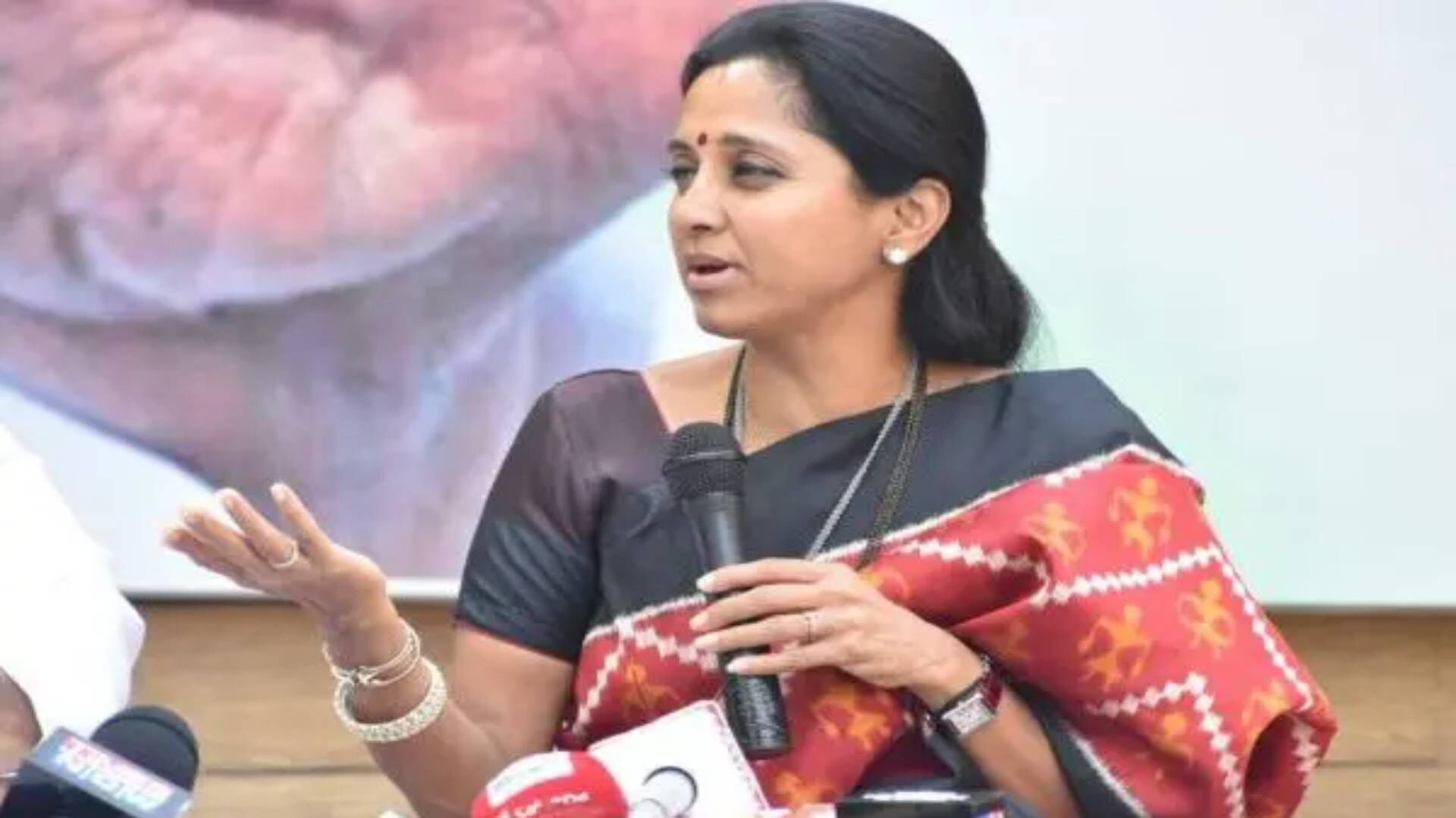 सुप्रिया सुळे : दिल्लीत कुणाच्या भेटीमुळे 'तो' प्रस्ताव बारगळला?